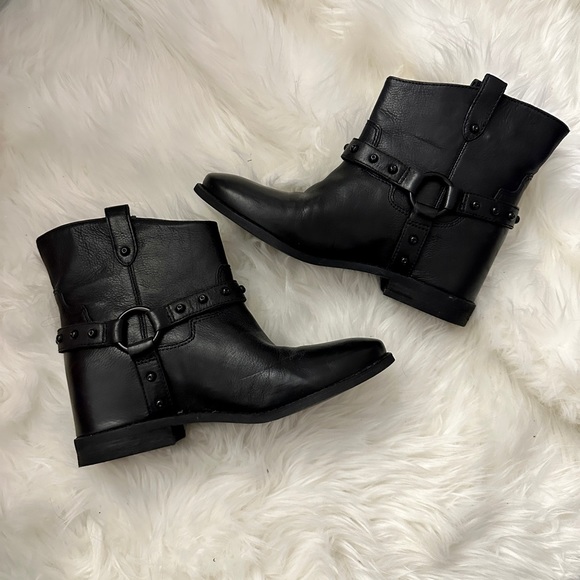 Enzo Angiolini | Shoes | Enzo Angiolini Rokira Hidden Wedge Booties ...